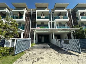 BIG SIZE BEST VALUE 3-Storey Superlink with Rooftop Swimming Floor for ...