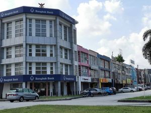 四层店铺 4 STOREY SHOP OFFICE 45'x855' for Sale @RM4,390,000 By DANIEL LIM ...