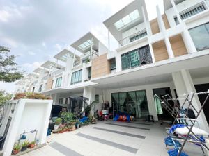 3 storey lake point Residence Cyberjaya for Sale @RM930,000 By ...