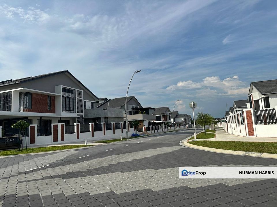 Freehold Brand New Basic Original Design Facing North Double Storey ...