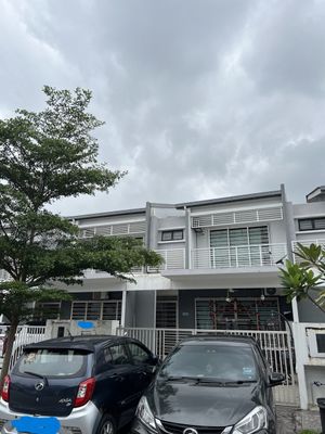 WELL MAINTAIN Glomac Lakeside Residence Puchong for Sale @RM900,000 By ...