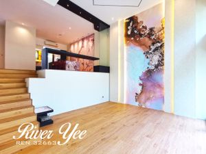 Tiara South 3 Storey Renovated, Move in Condition Intermediate Unit ...