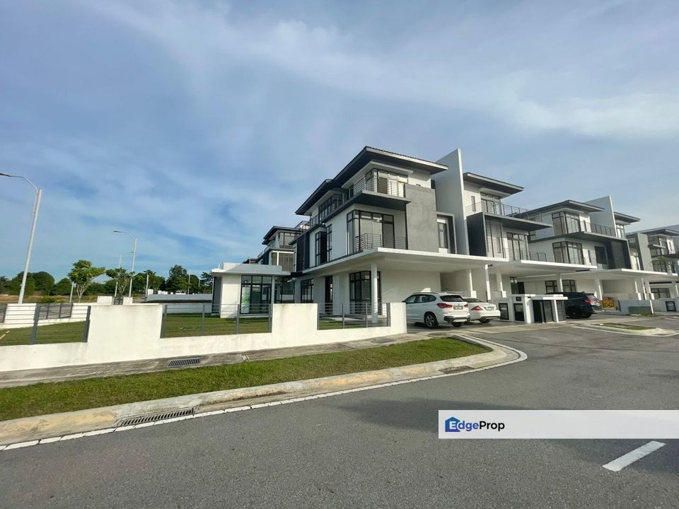 LARGE BALCONY 3 Storey Semi-D @ Senna Residence Presint 12,Putrajaya ...