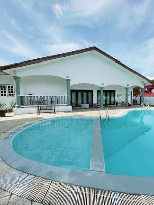 Single Storey Bungalow with Swimming Pool at Seksyen 3 Shah Alam for ...