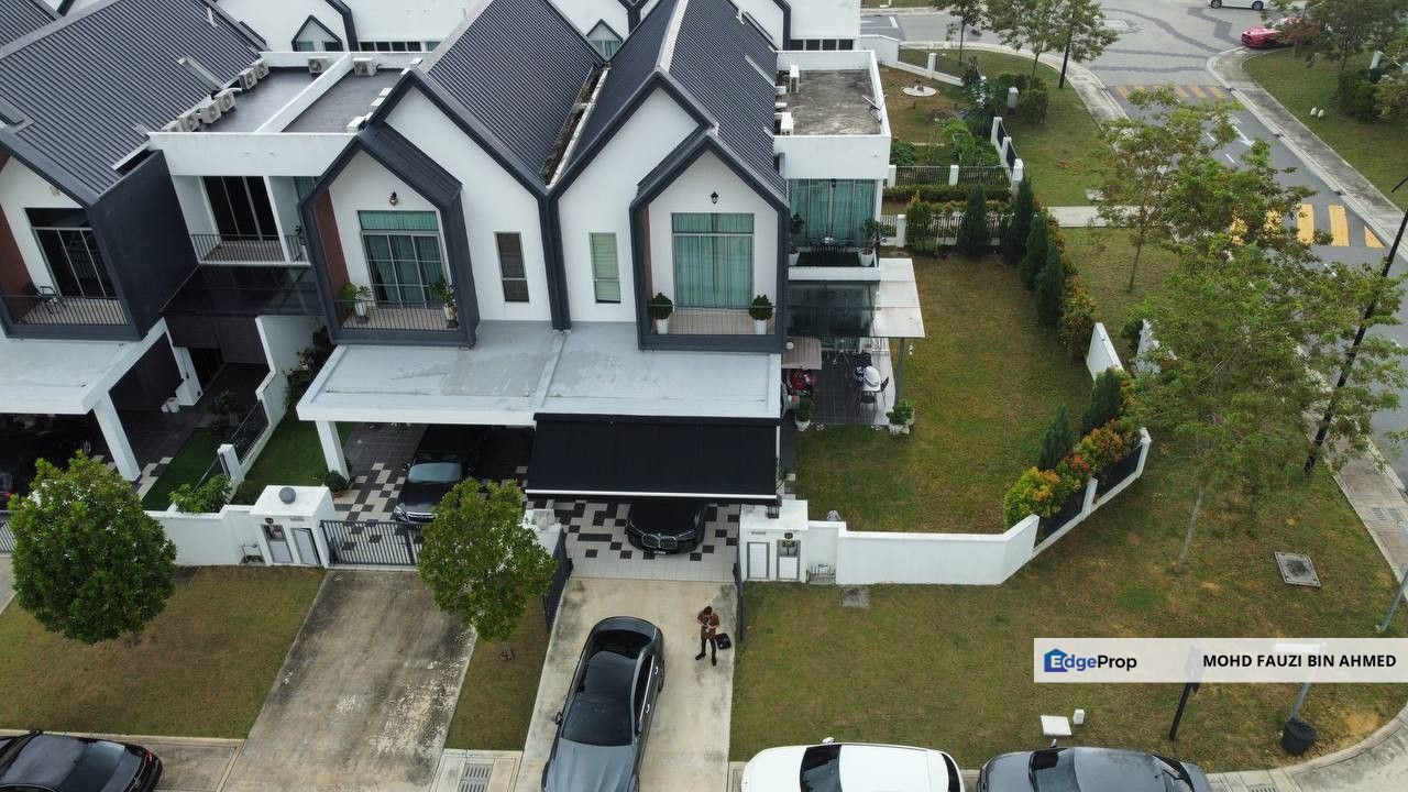 RENOVATED FULL ID CORNER LOT 2 STOREY GARDEN HOMES Ebonylane Eco Forest SEMENYIH for Sale @RM1 ...