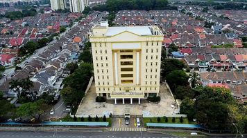 Building nearby Taipan Business Centre for Sale @RM65,000,000 By ...