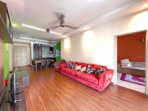 FULLY FURNISHED & RENOVATED PV 10 Platinum Lake Condo Taman Danau Kota ...