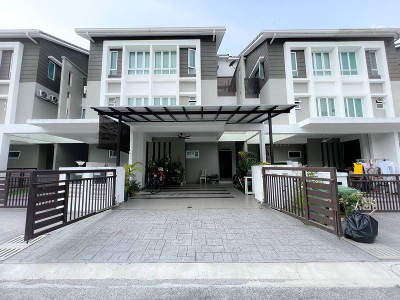FREEHOLD 3 Storey Terrace House Tiara South Semenyih FOR SALE for Sale ...