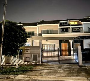 FACING OPEN Freehold 2 Storey Laurel Laman View Cyberjaya FURNISH for ...