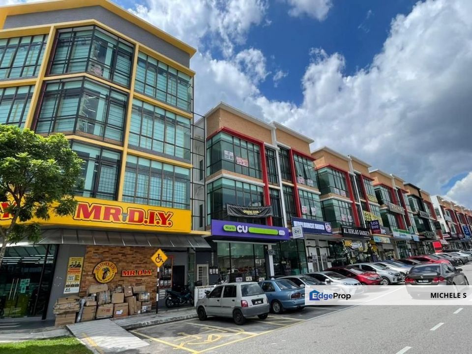 Larkin 3 Storey Shoplot Opp Bus Station For Rent for Rental @RM7,000 By ...