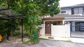 DOUBLE STOREY TERRACE TAMAN SRI MANJA PETALING JAYA,CORNER LOT WITH BIG ...