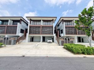 PARTIALLY FURNISHED & FACING OPEN 3 Storey Terrace The Mulia Residence ...