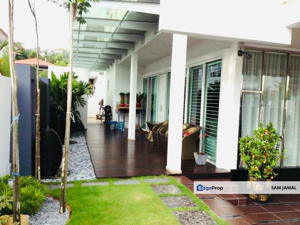 RuMah SeMi D MuTiaAR GoMbaK FReeHoLd GraPhic InTeRioR DeSiGn for Sale ...