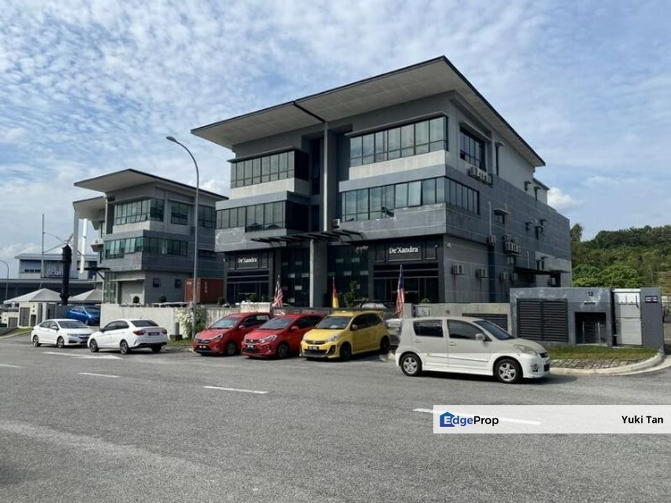 3 Storey Semi-D Factory Very Good Accessibility With Guard House for ...