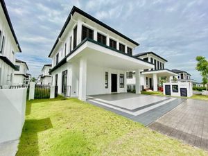 Bandar Baru Jenjarom , 2min To Lotus School Klinik ,Freehold Landed for ...