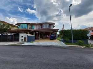 Renovated, fully furnished, corner lot ,gated guarded Semi D house with ...