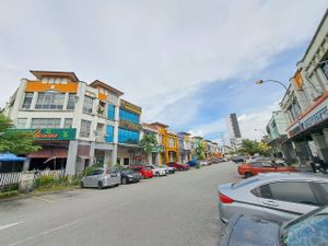 2 Storey Shoplot for Sale, Tiara Square, Taman Perindustrian UEP, USJ ...