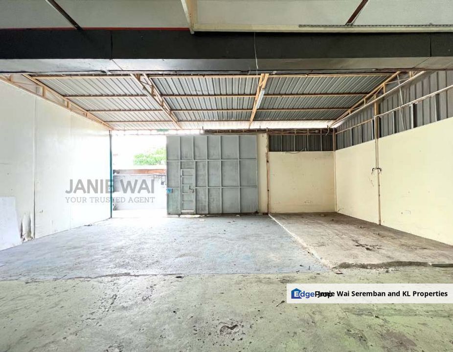 Corner Factory Seri Kembangan 1.5 Storey Warehouse Office Workshop for ...