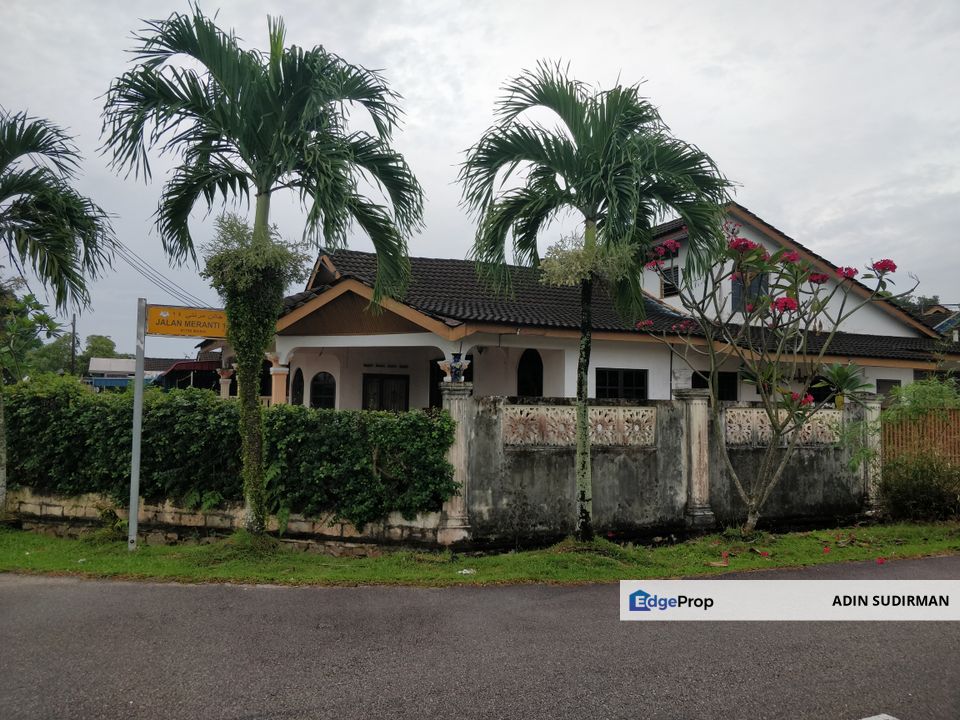 Corner Lot Non Bumi Unit 1.5 Storey Fully Renovated Big Space @ Jalan ...