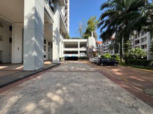 Corner Lot Surian Condominium @ Mutiara Damansara, Petaling Jaya ...