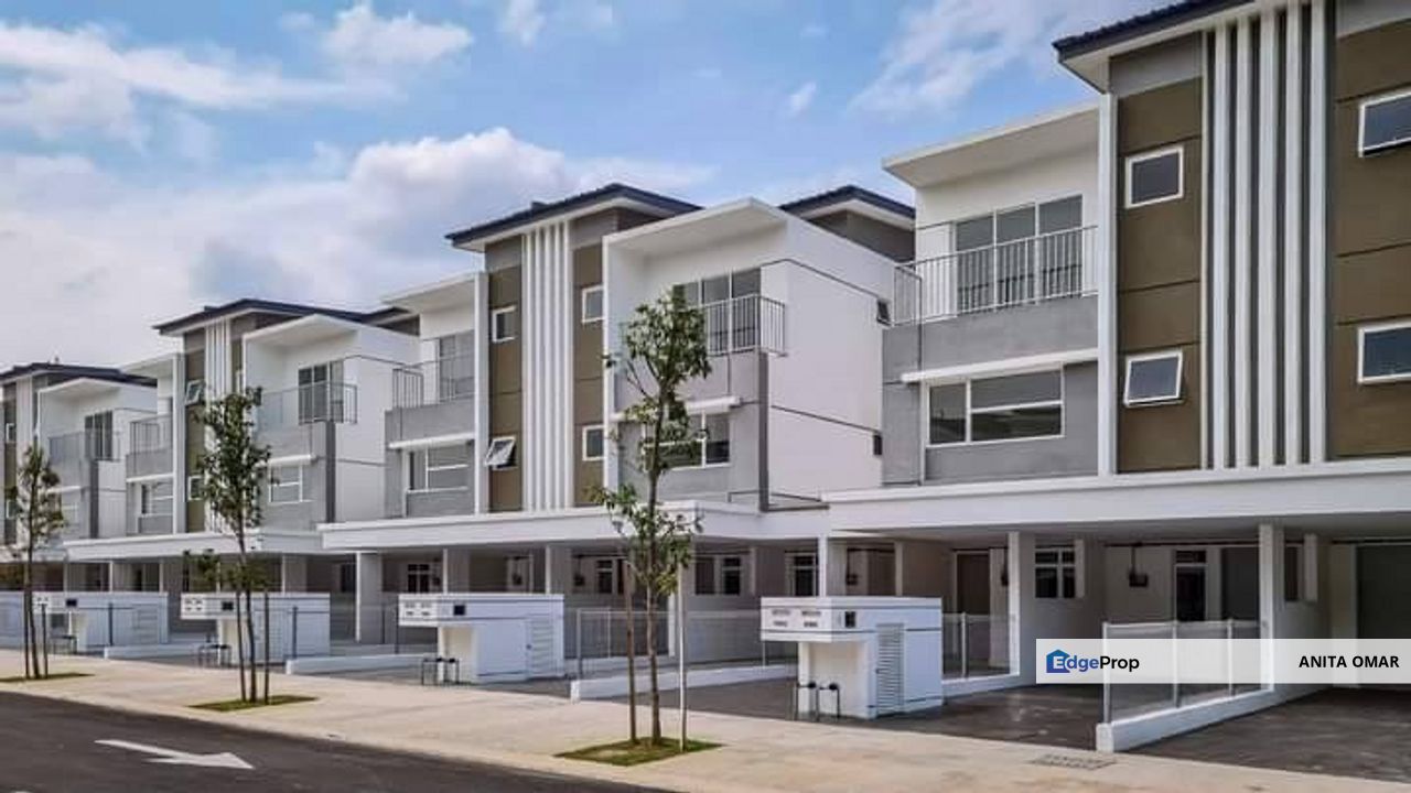 For Sale | 1.5 Storey Townhouse Platinum Residence for Sale @RM530,000 By ANITA OMAR | EdgeProp.my