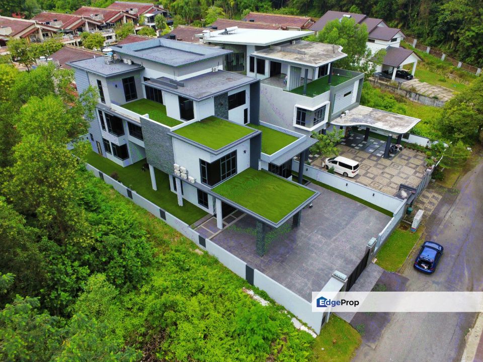 EXCLUSIVE New 3 Storey Bungalow Equine Park Seri Kembangan WITH LIFT ...