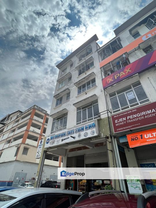 END LOT GROUND FLOOR SHOP UNIT @ Dataran Otomobil Seksyen 15 Shah Alam ...