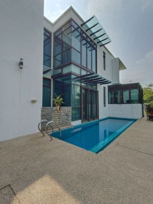 Renovated Corner Lot with Swimming Pool @ Fera Residence, Presint 8 ...