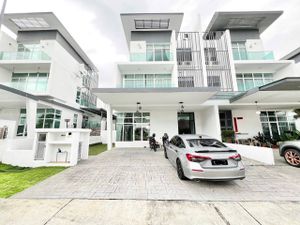 Walking Distance to Surau and Facing North 3-Storey Semi D @ Clover ...