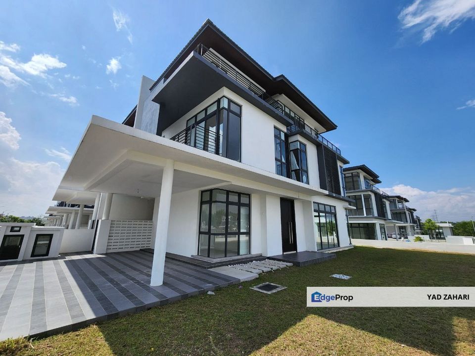 Corner Lot & Facing Open with 7 Rooms 2.5 Storey Semi-D @ Senna ...