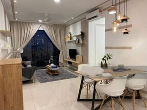 MRT Condo 3 Rooms 【Corner Lot】 Fully Furnished With Superior ID For ...