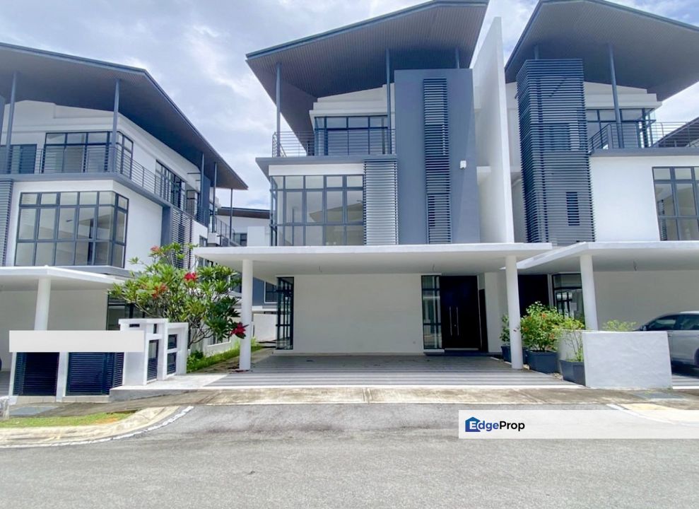 PRIVATE LIFT & SWIMMING POOL Semi D Semi-D Semi Detached House Augusta ...