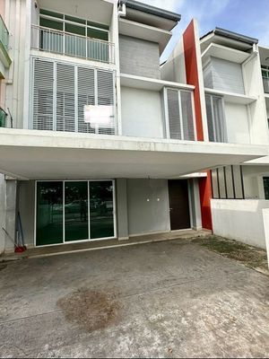 BRAND NEW | BARE UNIT | 2.5 Storey Superlink Delora Bukit Raja, Lake ...