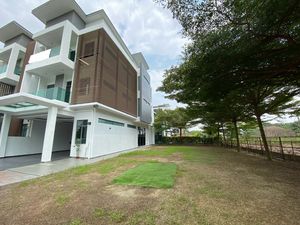 3 Storey Reflexion Pool Villa in Puchong with big land size for Rental ...