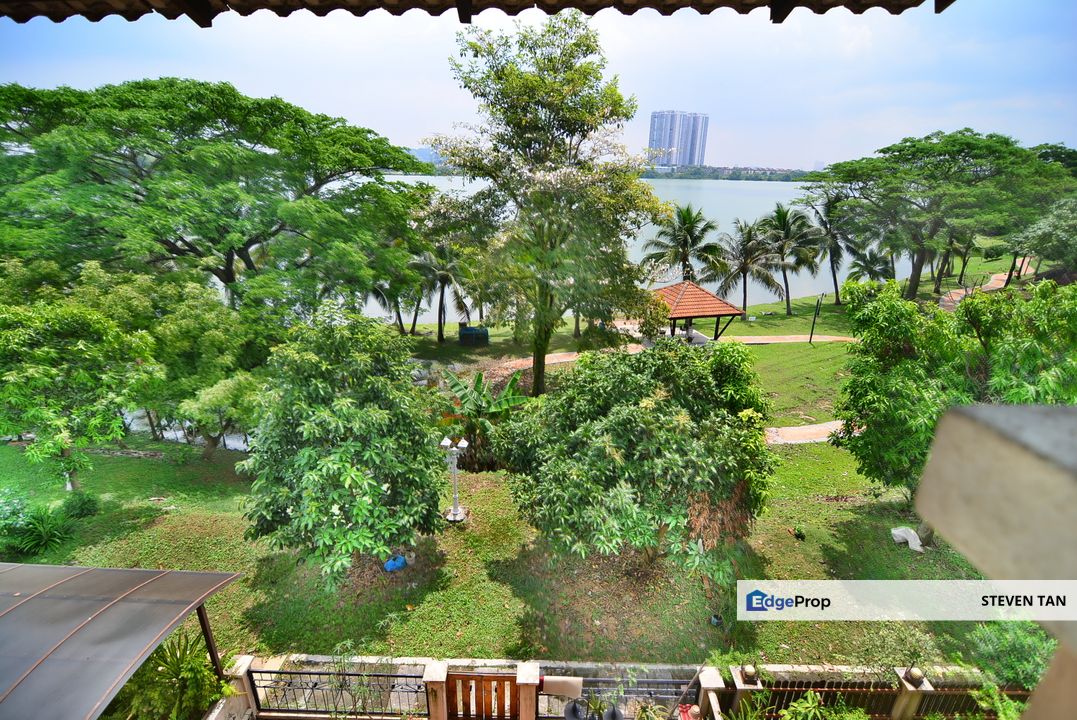 LAKE HAVEN HOMES @ TAMAN TASIK PRIMA PUCHONG Lake View In Front Unit ...