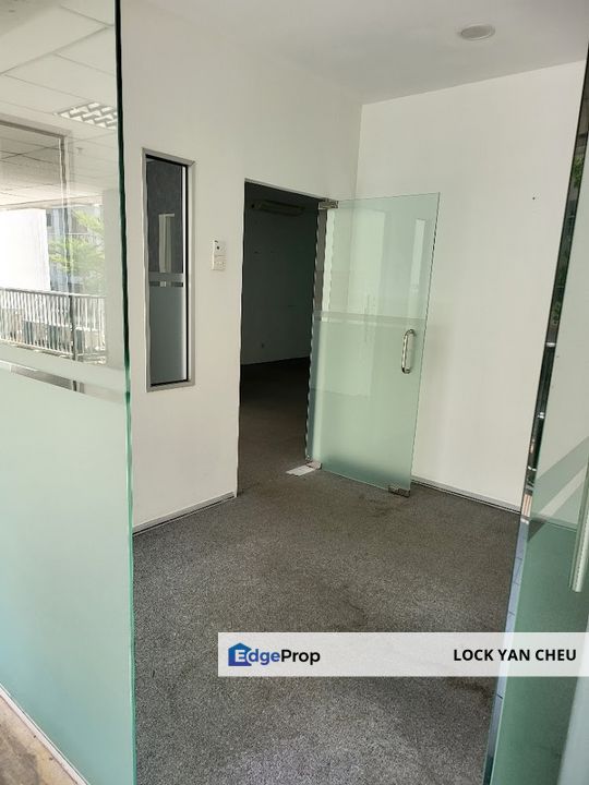 IOI Business Park 1st floor office for rent 3rooms 1pantry with aircond ...