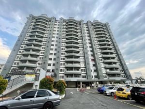 CORNER UNIT Condominium Casa Suria, Jalan kemacahaya 11 , Batu 9 ...