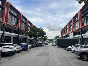 Kesas 32, 2 Storey Link Factory Warehouse, Berjaya Park, Bukit Rimau ...