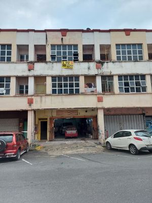 Kawasan Perniagaan Desa Ria is located in the establish township in ...