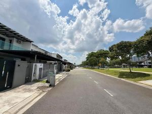 Freehold double storey landed house renovated and guarded at rini home ...