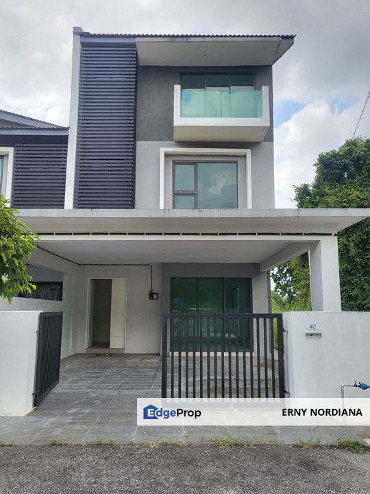 BELOW MARKET VALUE SEMI D 2 1/2 TINGKAT DI TAMAN RADIANCE INDERA ...