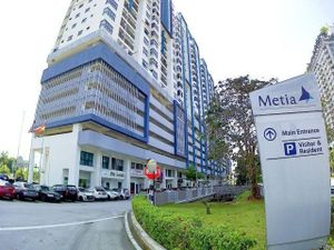 Apartment 3 Rooms Condo LRT Metia Residence @ Seksyen 13 Shah Alam For ...