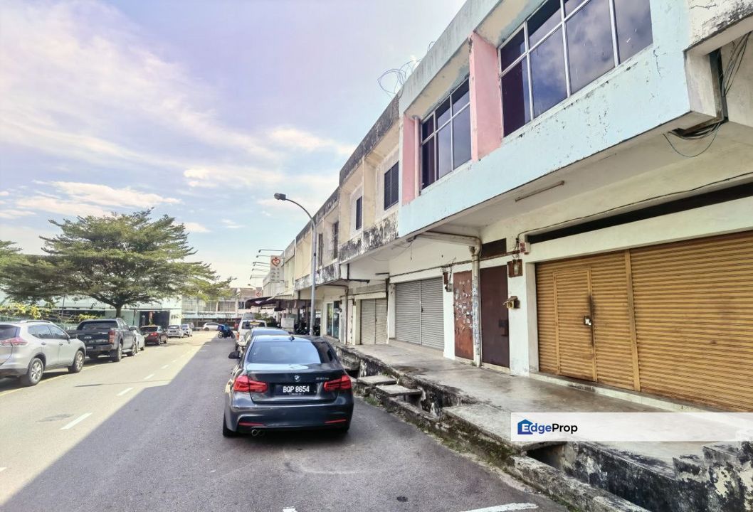 Taman Ungku Tun Aminah Skudai Johor Bahru @ Double Storey Shop Lot for Sale @RM738,000 By B L ...