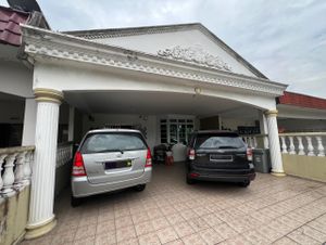 JB Town Taman Iskandar Jalan Inang Good Condition Fully extended big ...