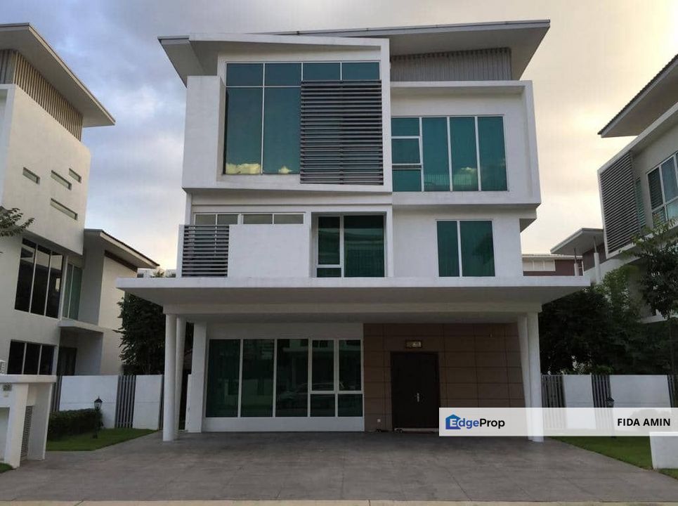 Fully Renovated Furnished 3 Storey Bungalow Jacaranda, Garden Residence ...