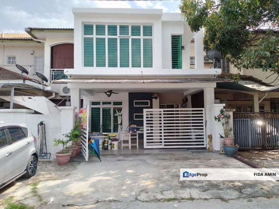 Renovated Near LRT Partly Furnished Double Storey Taman Puchong Prima ...
