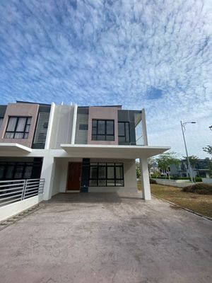 Corner Lot New Unit Double Storey Maple Residence Laman View Cyber 9 ...