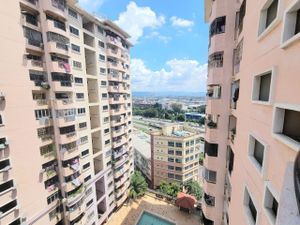 Fot Sale Renovated Kitchen Cabinet + grill Sri Gotong Apartment Batu ...