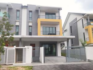 Gated & Guarded Semi D Tripper Storey Well Maintained Suajana Suria ...