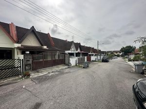 Taman Daya @ Jalan Pinang JB Renovated Single Storey Terrace House for ...